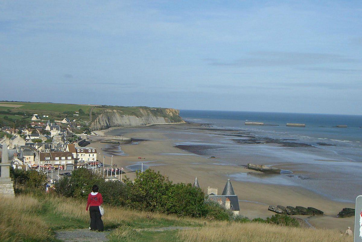 Arromanches-les-Bains WW2 D-Day History and Present Day – D-Day Center